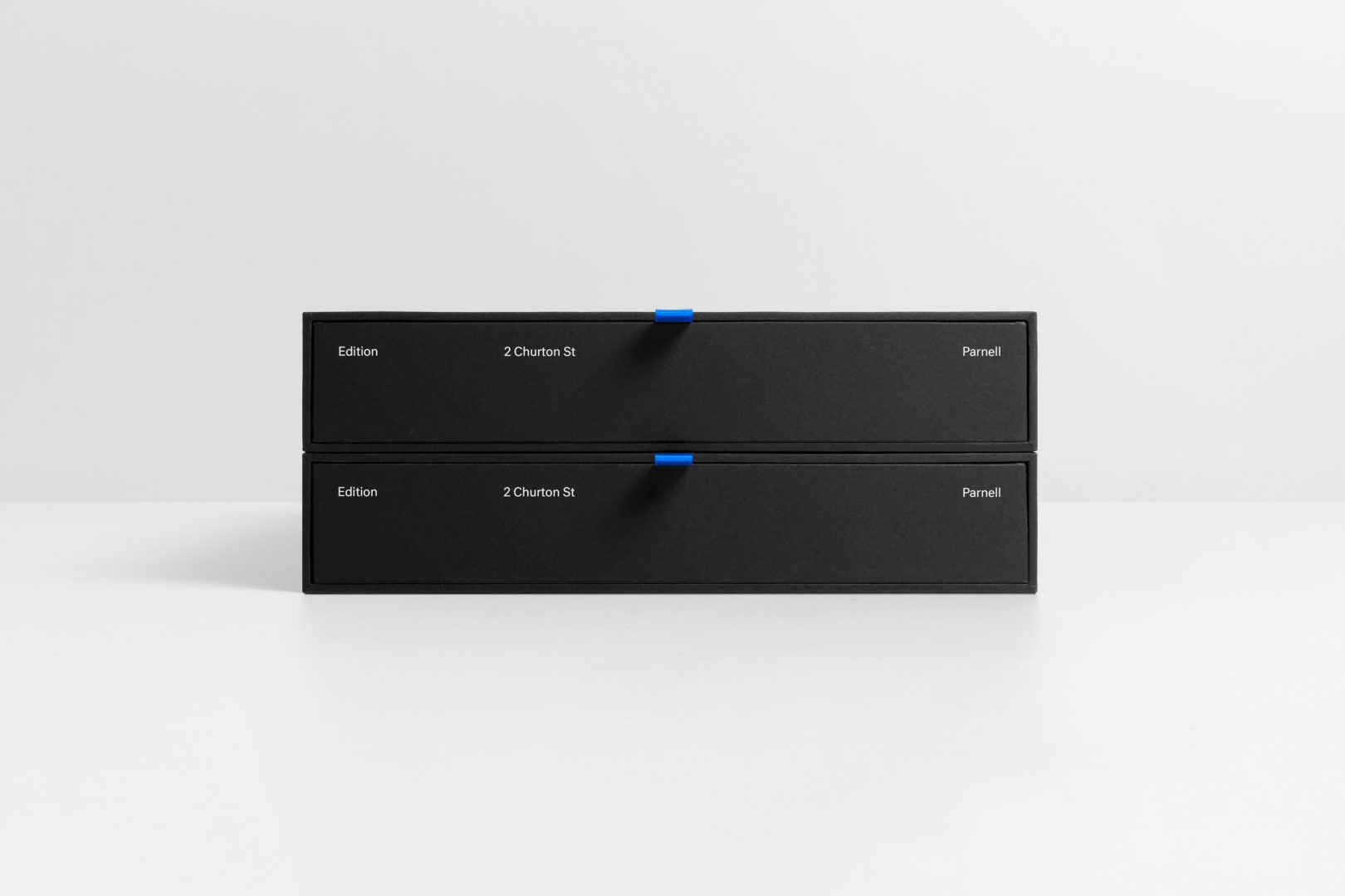 Edition ：来一抹 Pantone 072u 蓝 – Malt 麦芽